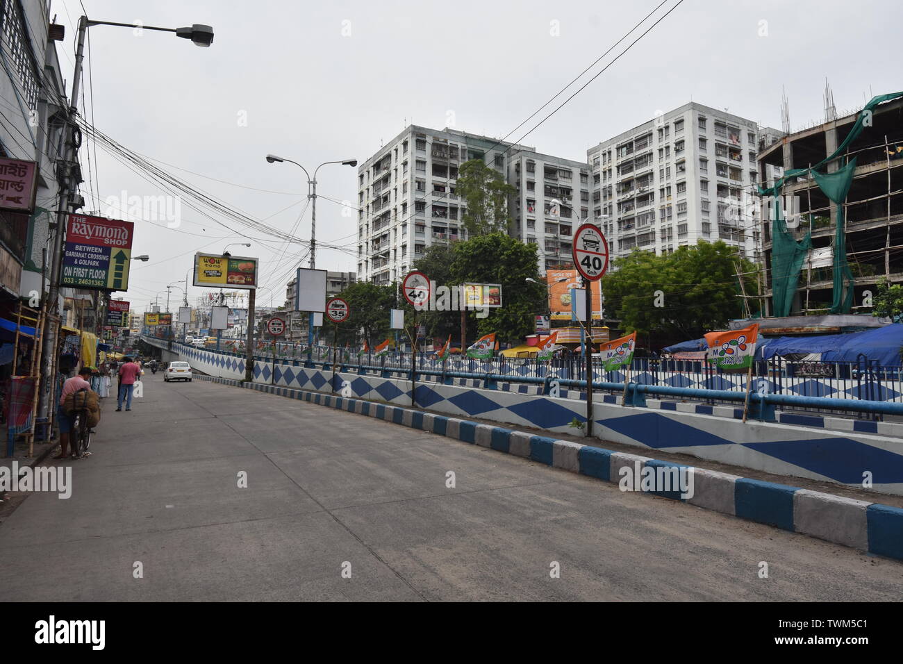 Kolkata, India. 15th June, 2019. Southern ramp of the Gariahat flyover ...