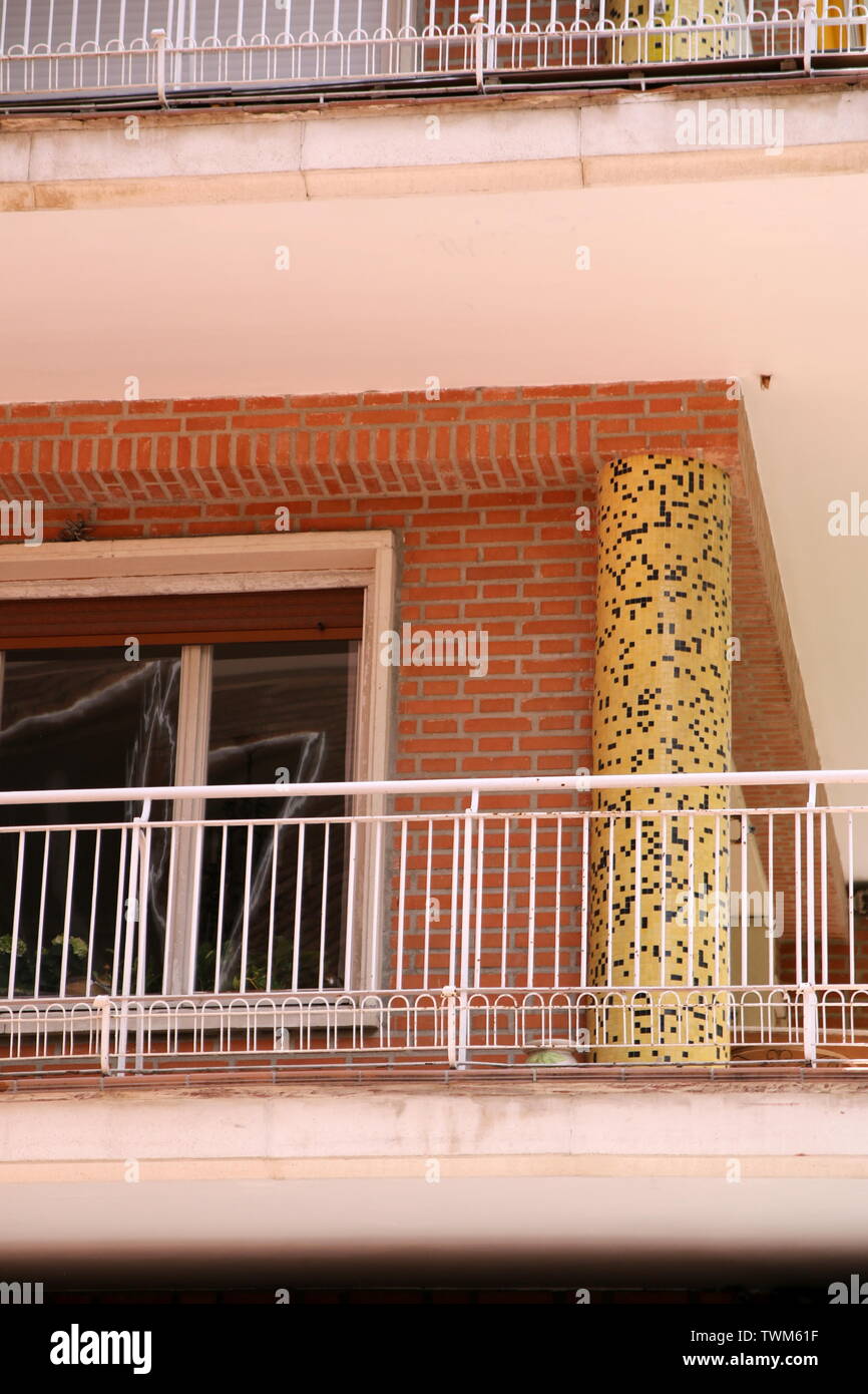 Pink painted building hi-res stock photography and images - Alamy