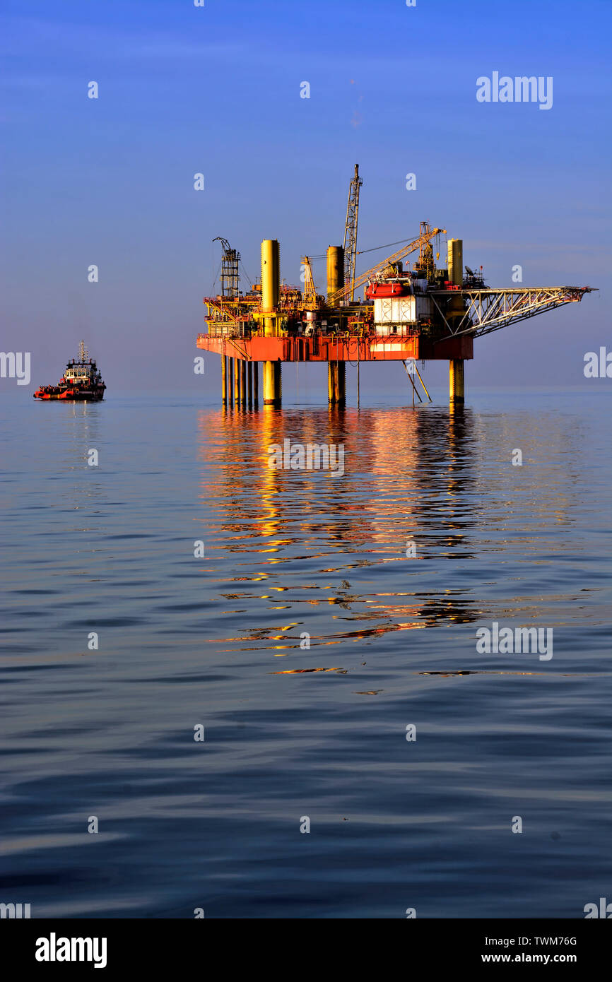 Offshore supply boat hi-res stock photography and images - Alamy