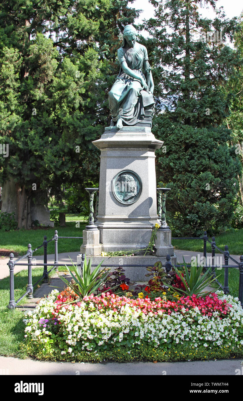 Vienna wiener zentralfriedhof cemetery hi-res stock photography and ...