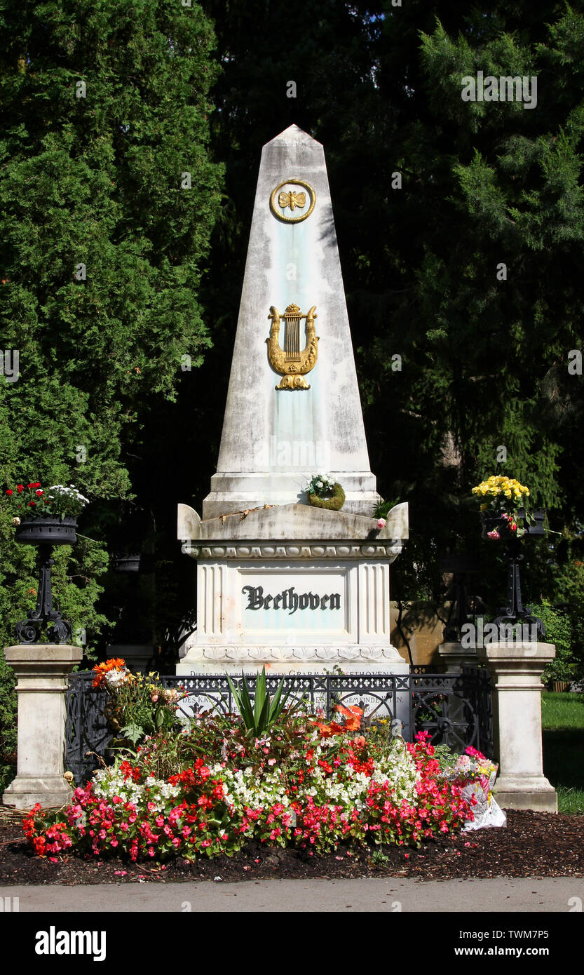 Vienna wiener zentralfriedhof cemetery hi-res stock photography and ...