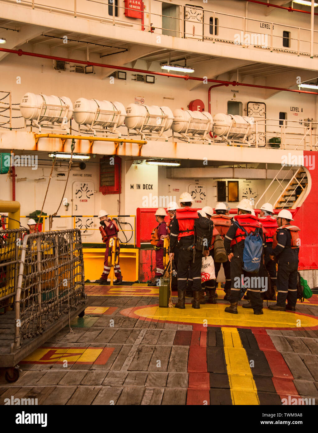 Accommodation work barge hi-res stock photography and images - Alamy