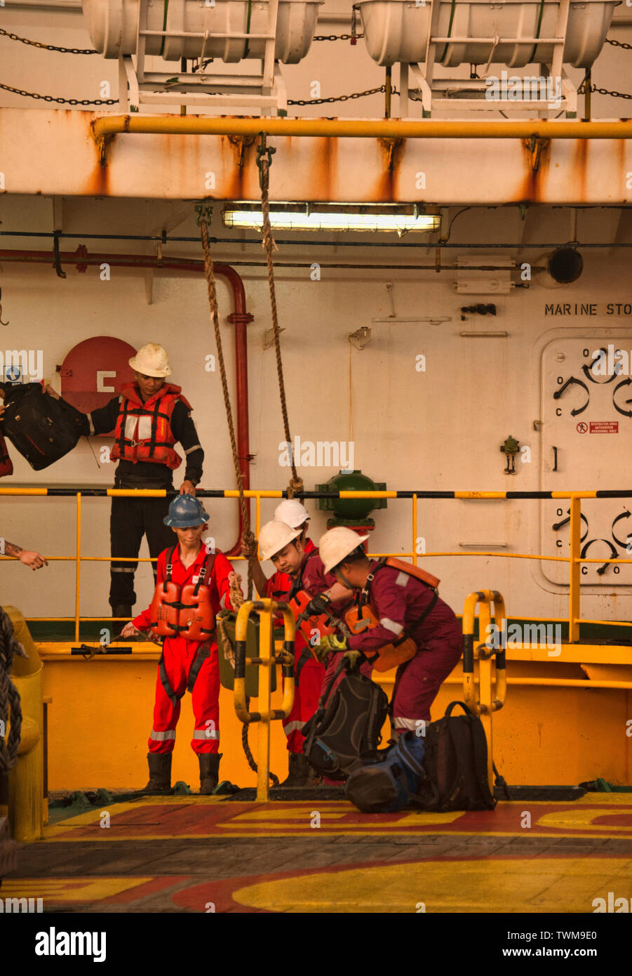 Accommodation work barge hi-res stock photography and images - Alamy