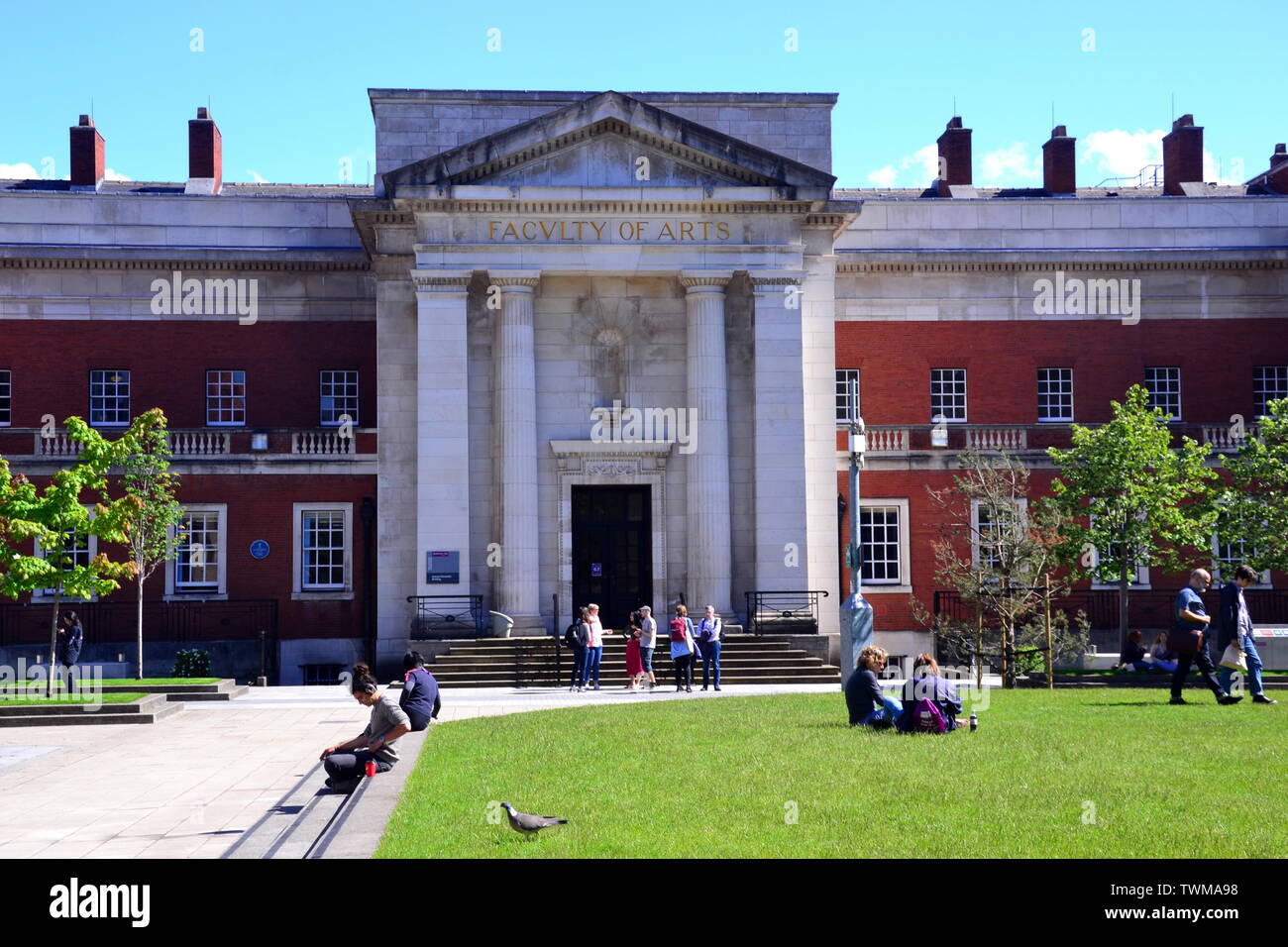 Arts faculty hi-res stock photography and images - Alamy