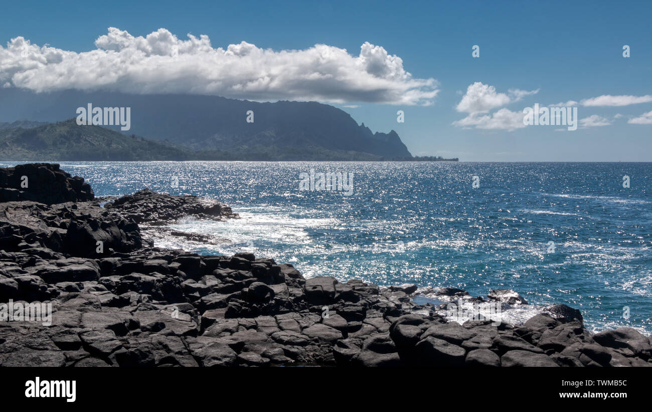 Hawaii sunny day hi-res stock photography and images - Alamy