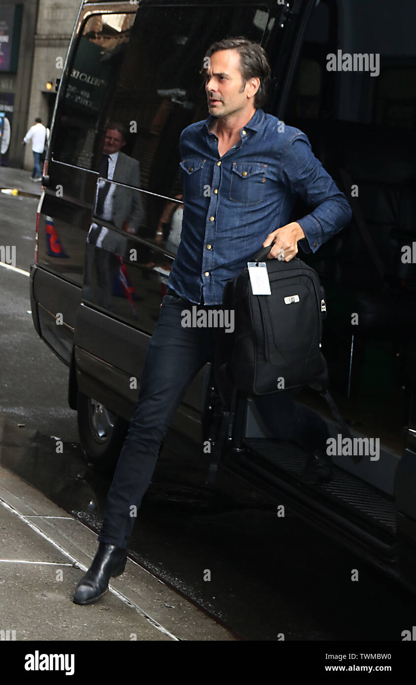 Dean fertita hi-res stock photography and images - Alamy