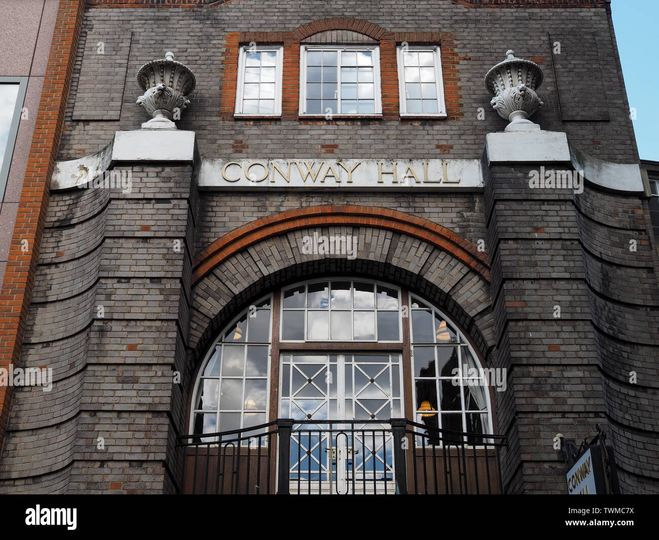 Conway hall london hi-res stock photography and images - Alamy