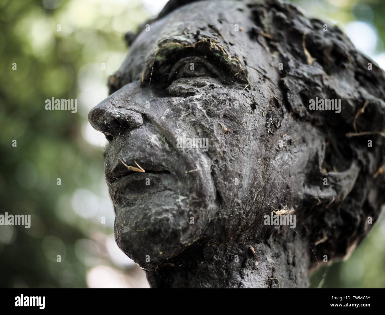 Bertrand russell statue red lion square hi-res stock photography and ...