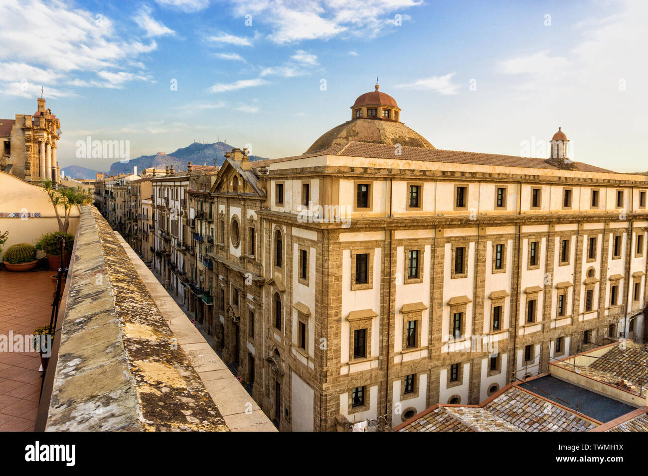 Traditional and old buildings in Palermo, Italy Stock Photo - Alamy
