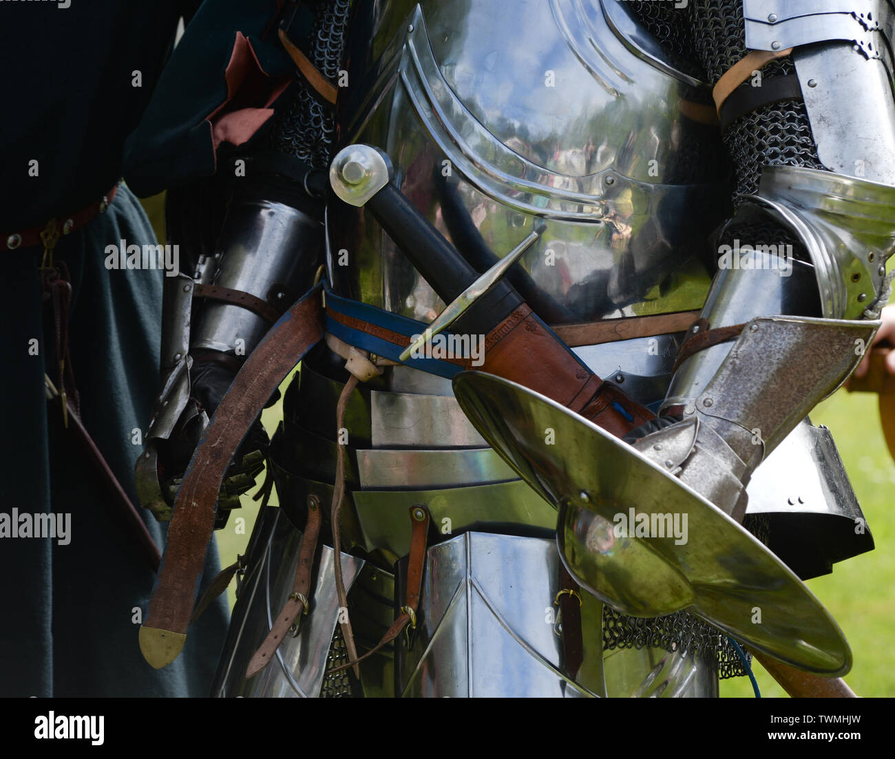 In knights armour suit hi-res stock photography and images - Alamy