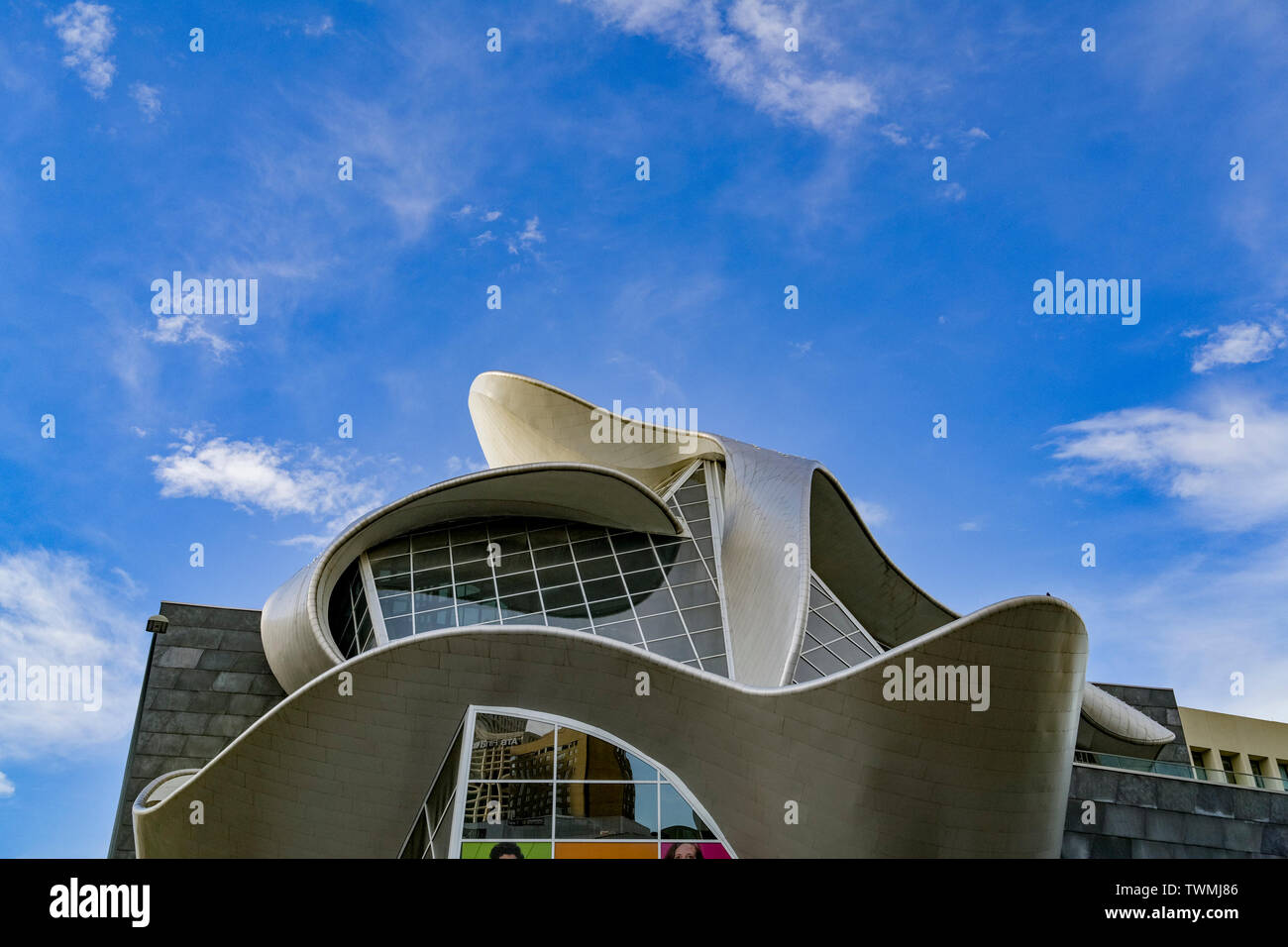 Metal architecture hi-res stock photography and images - Alamy