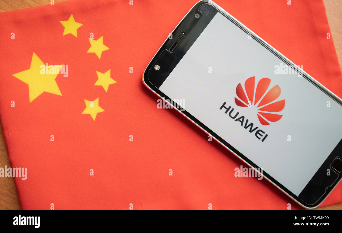 Huawei logo hi-res stock photography and images - Alamy