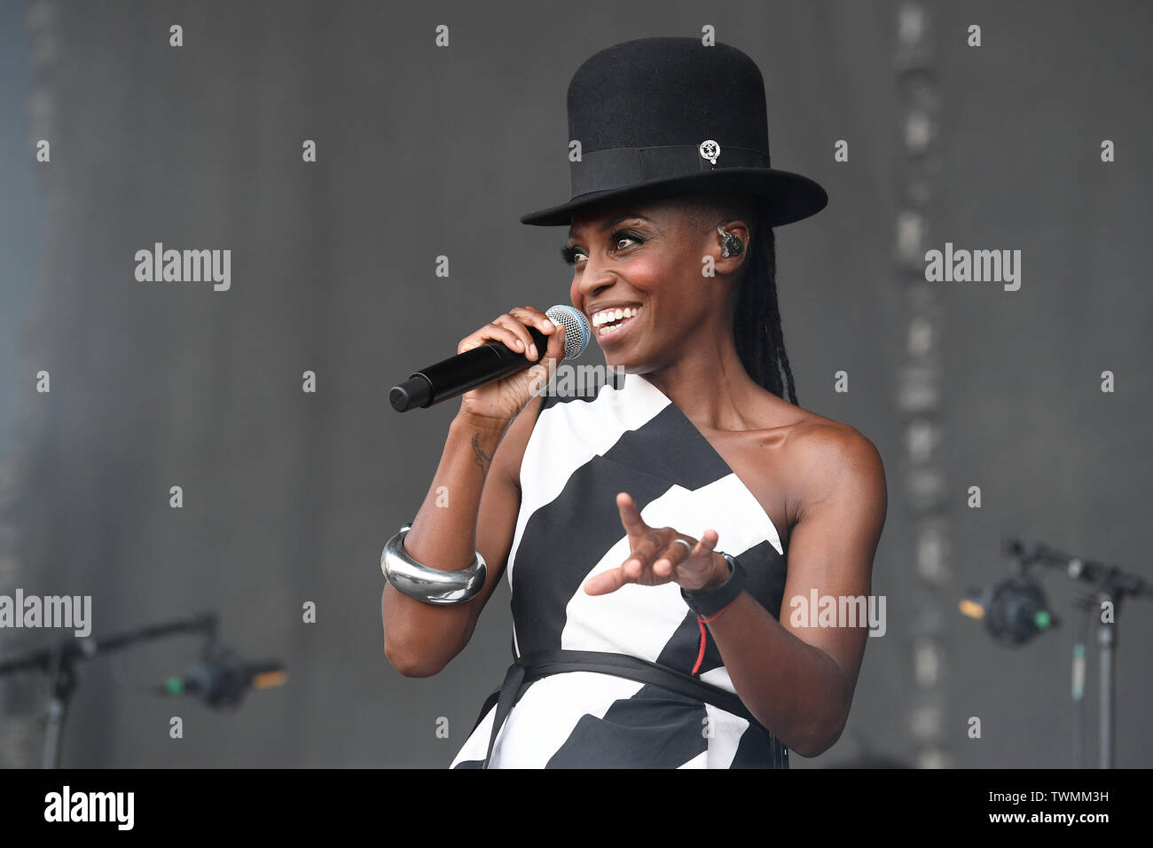 Skye edwards hi-res stock photography and images - Alamy