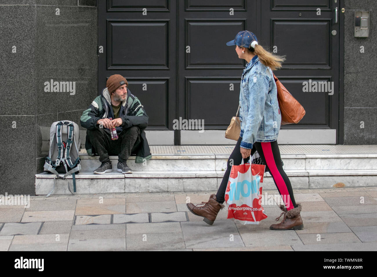 Rich poor england hi-res stock photography and images - Alamy