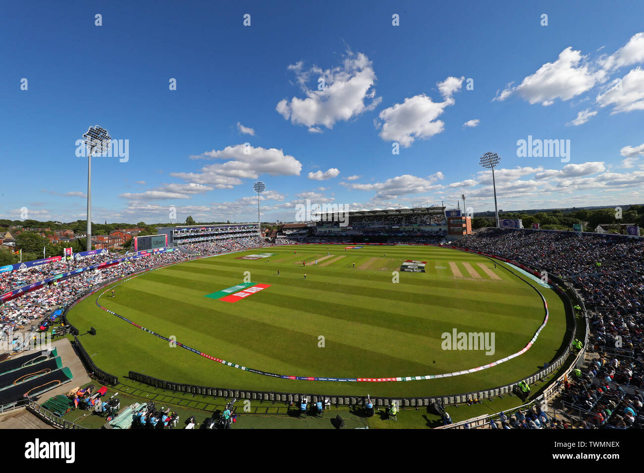 Headingley cricket ground view hi-res stock photography and images - Alamy