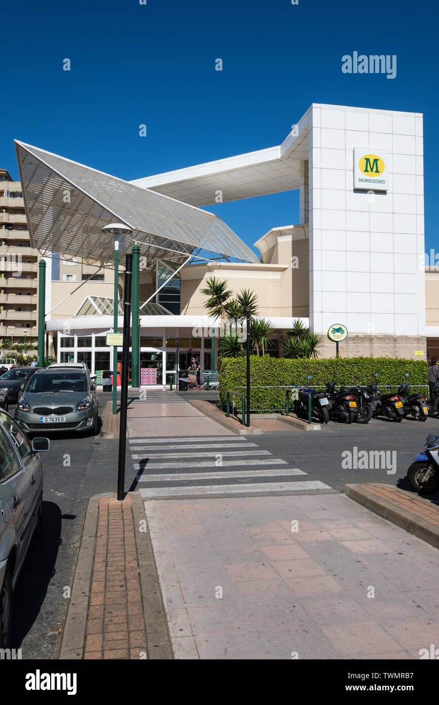 Morrisons staff hi-res stock photography and images - Alamy