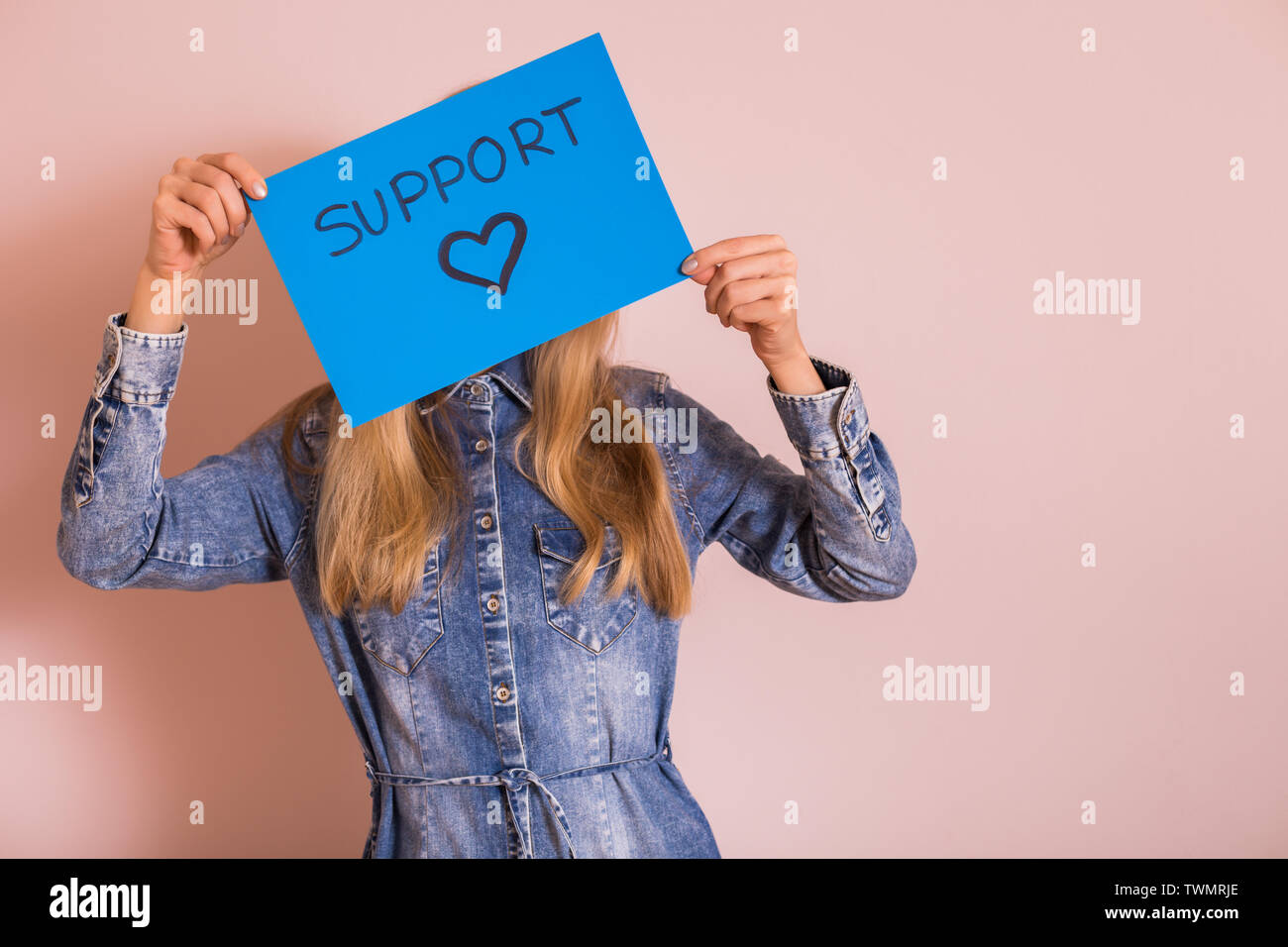Hand sign helping hand behind hi-res stock photography and images - Alamy