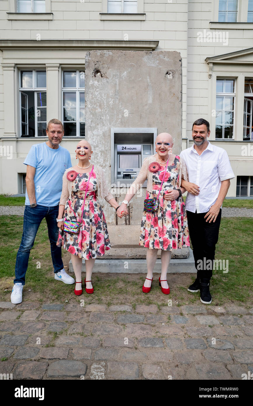 Berlin, Germany. 21st June, 2019. Michael Elmgreen (l) and Ingar ...