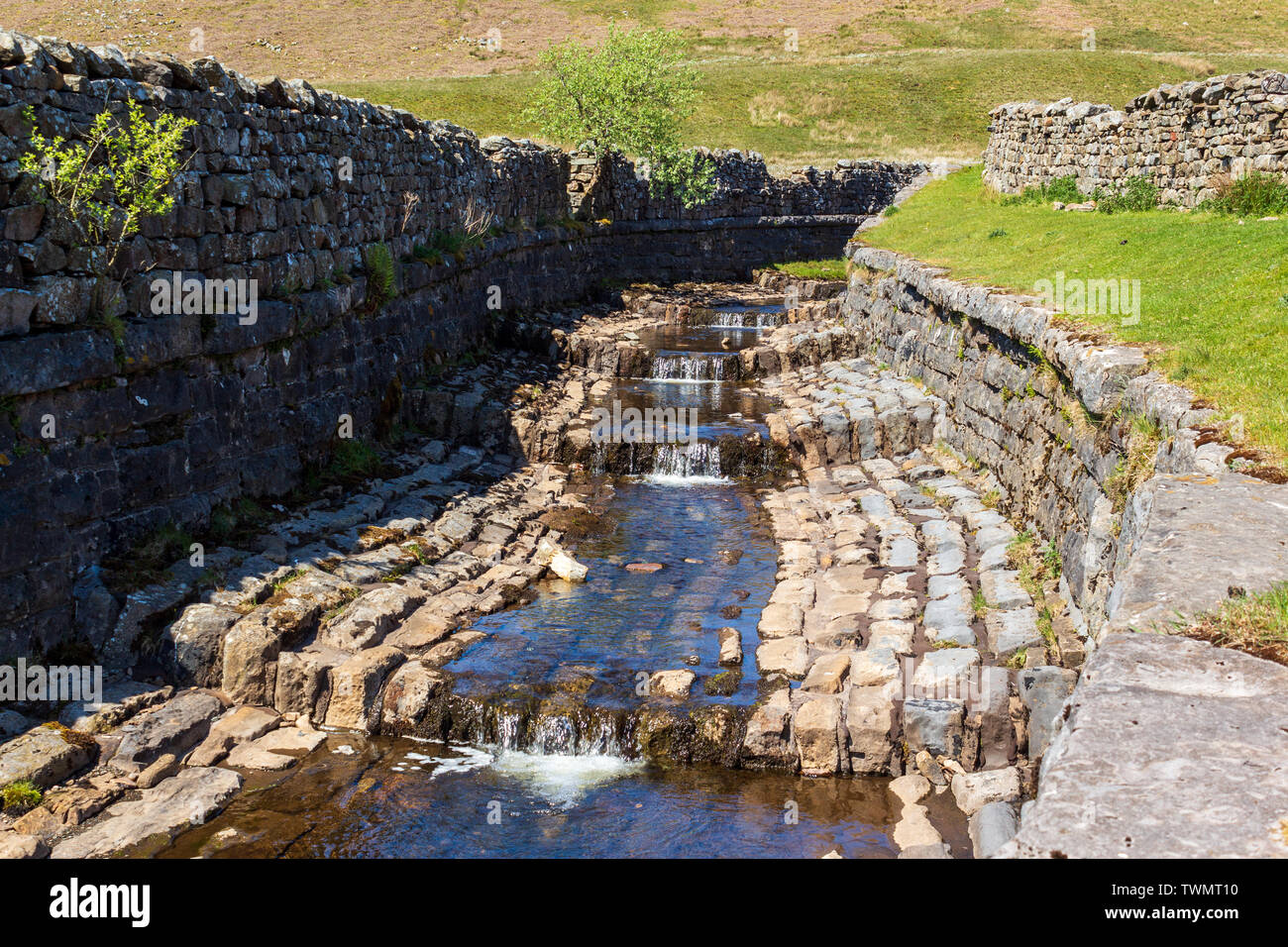 Stream and aqueduct hi-res stock photography and images - Alamy
