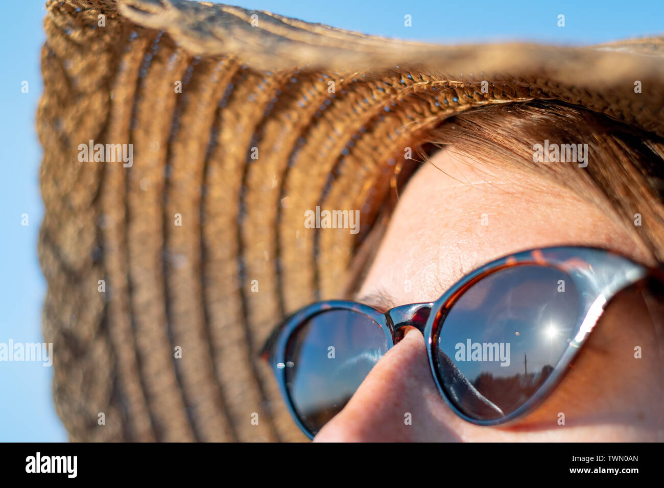 Skin protection hi-res stock photography and images - Alamy