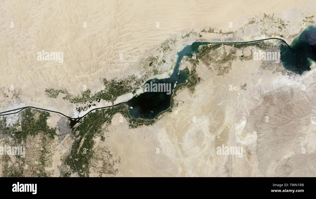 Aerial of the Suez Canal and the Great Bitter Lake.l Stock Photo - Alamy