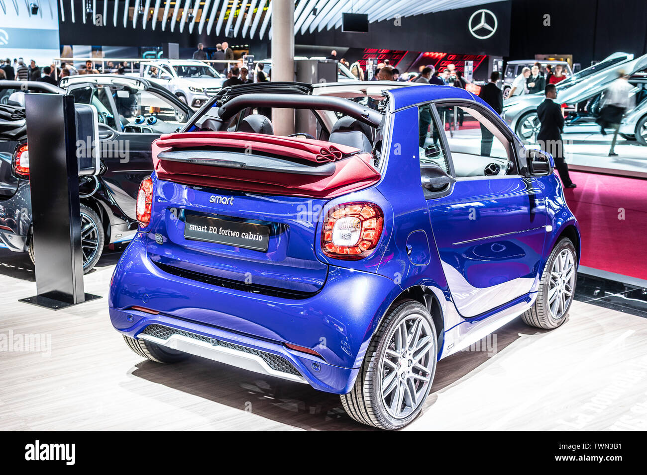 Paris, France, October 02, 2018: metallic blue electric Smart EQ fortwo ...