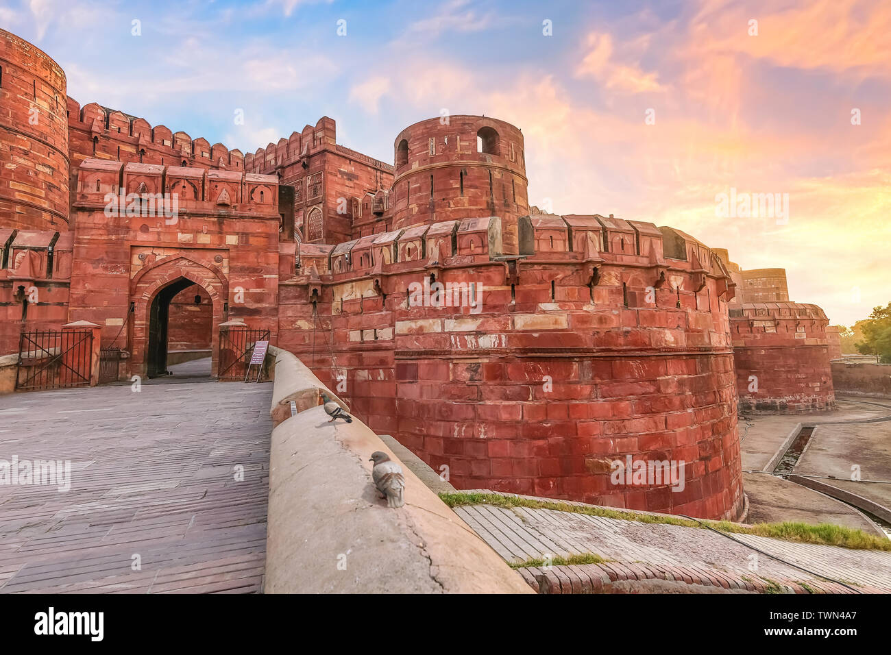 Agra Fort - Historic mughal architecture red sandstone fort of medieval ...
