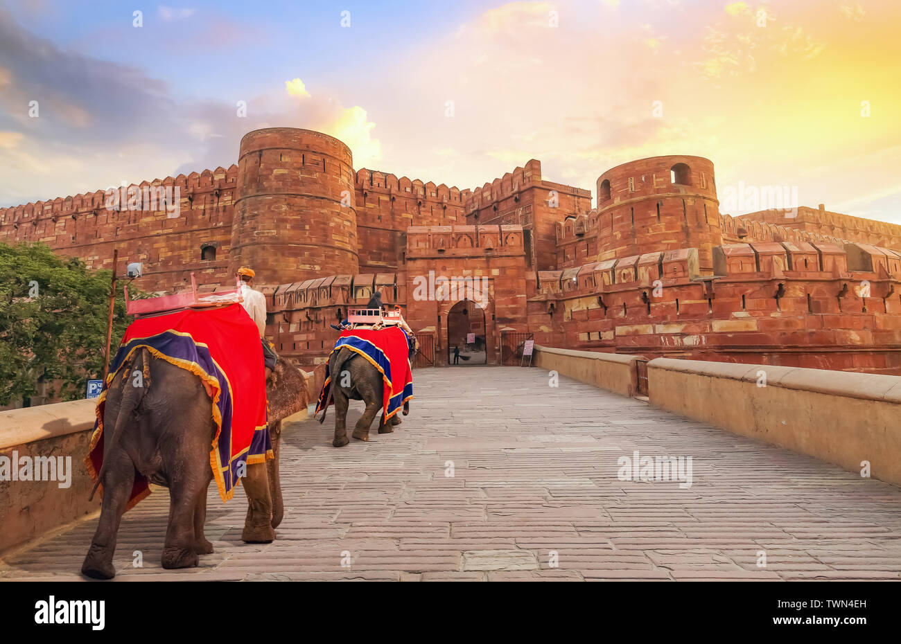 Agra Fort - Historic mughal architecture red sandstone fort of medieval ...