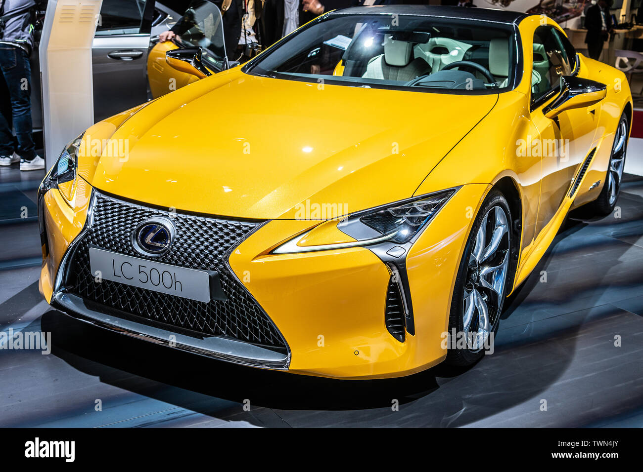 White lexus sports car hi-res stock photography and images - Alamy