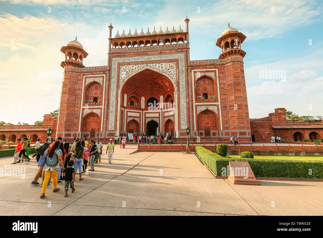 Entrance gate of taj mahal hi-res stock photography and images - Alamy