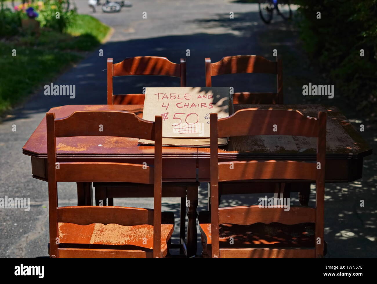 Garage sale items hi-res stock photography and images - Alamy