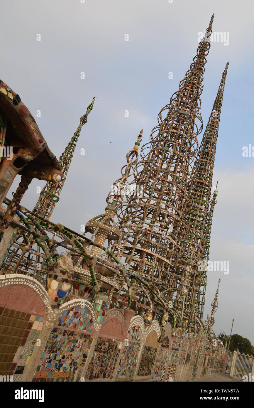 Watts towers hi-res stock photography and images - Alamy
