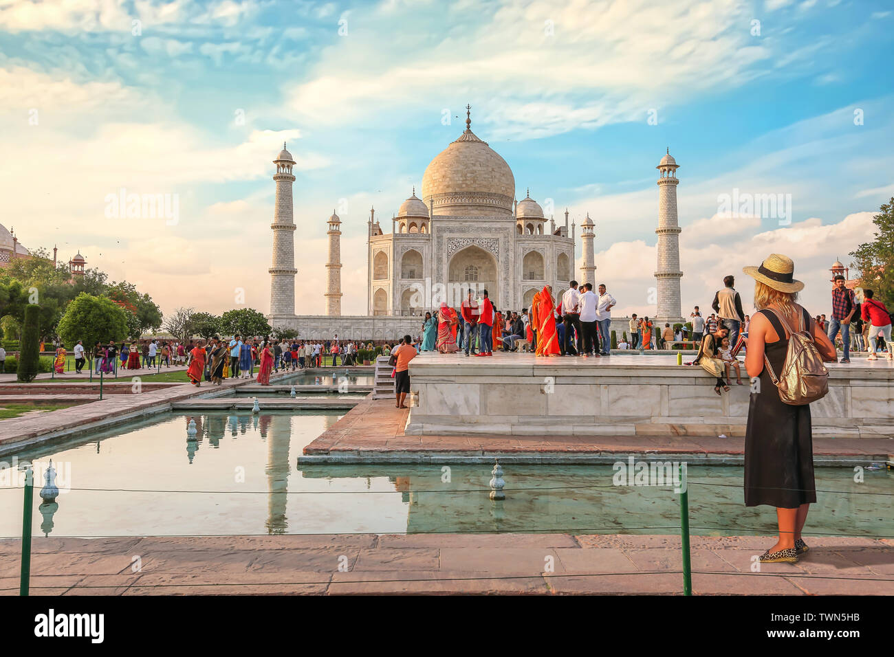 Taj mahal tourist hi-res stock photography and images - Alamy