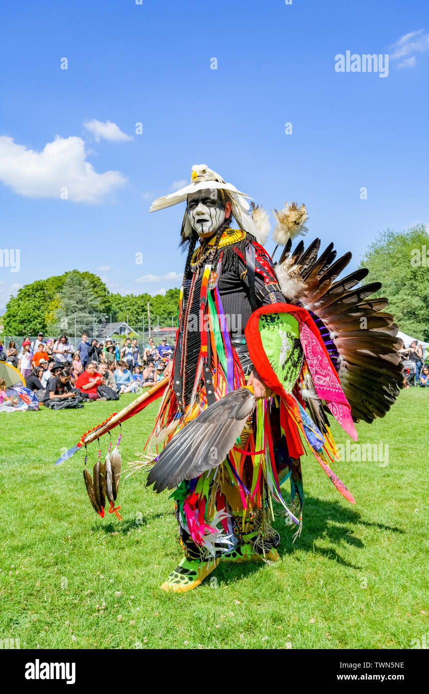 Eagle dance hi-res stock photography and images - Alamy