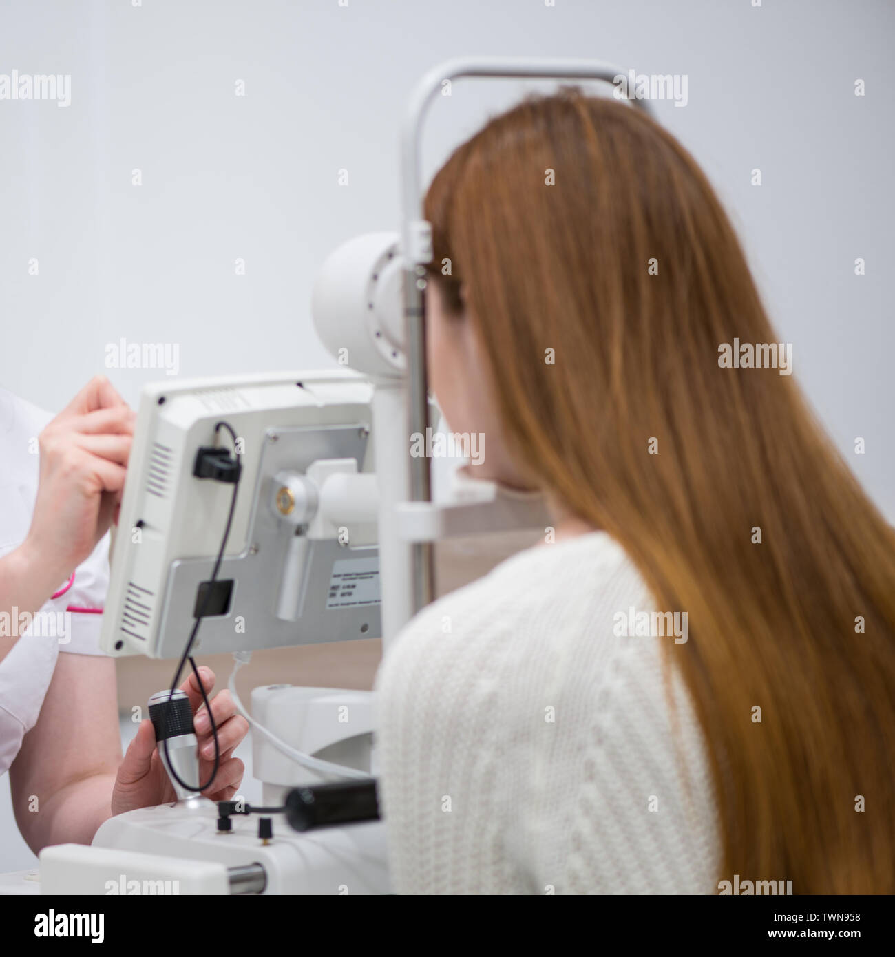 An ophthalmologist hi-res stock photography and images - Alamy