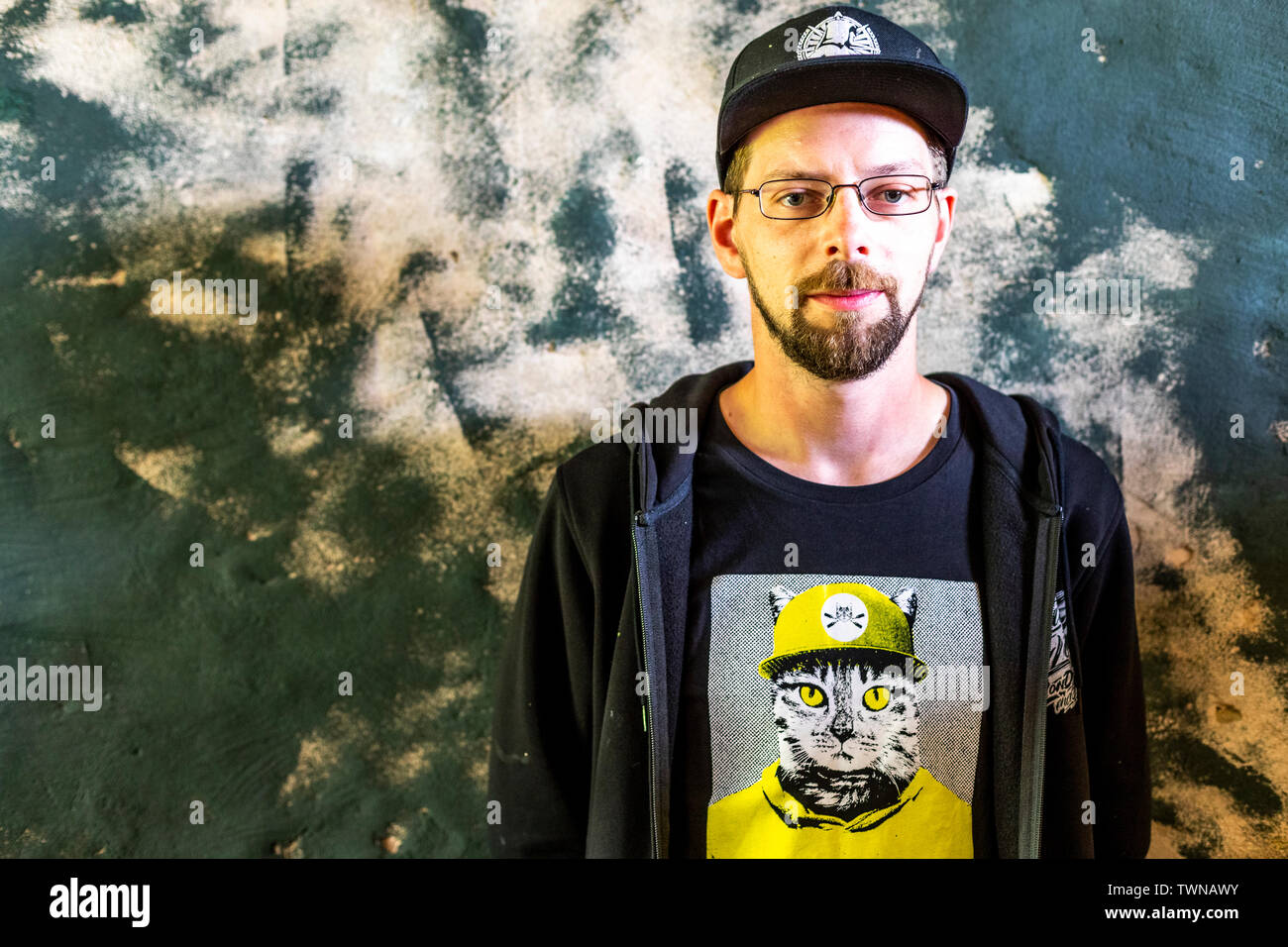 Artist ThisOne. Creation of a large wall mural with a natural history ...