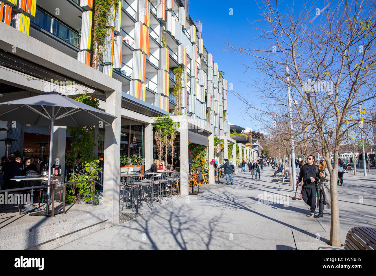 Lunchtime at barangaroo hi-res stock photography and images - Alamy