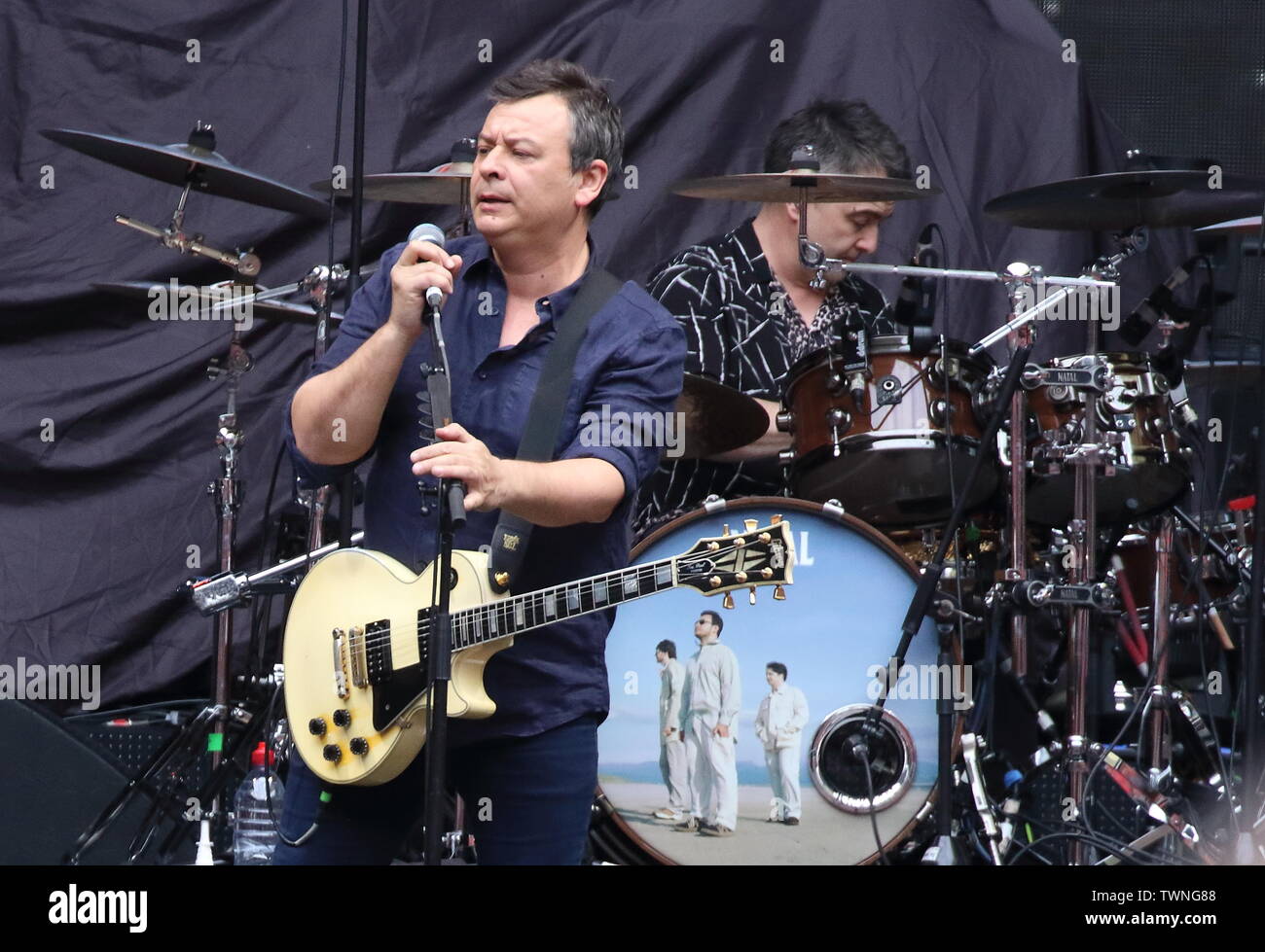 London, UK. 21st June, 2019. Lead singer James Dean Bradfield of Manic ...