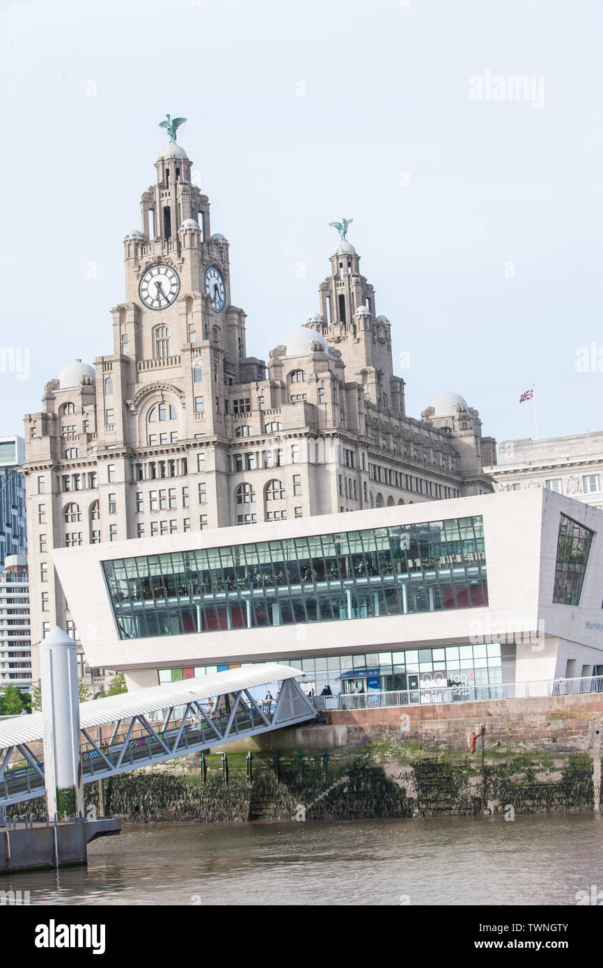 Iconic liverpool hi-res stock photography and images - Alamy