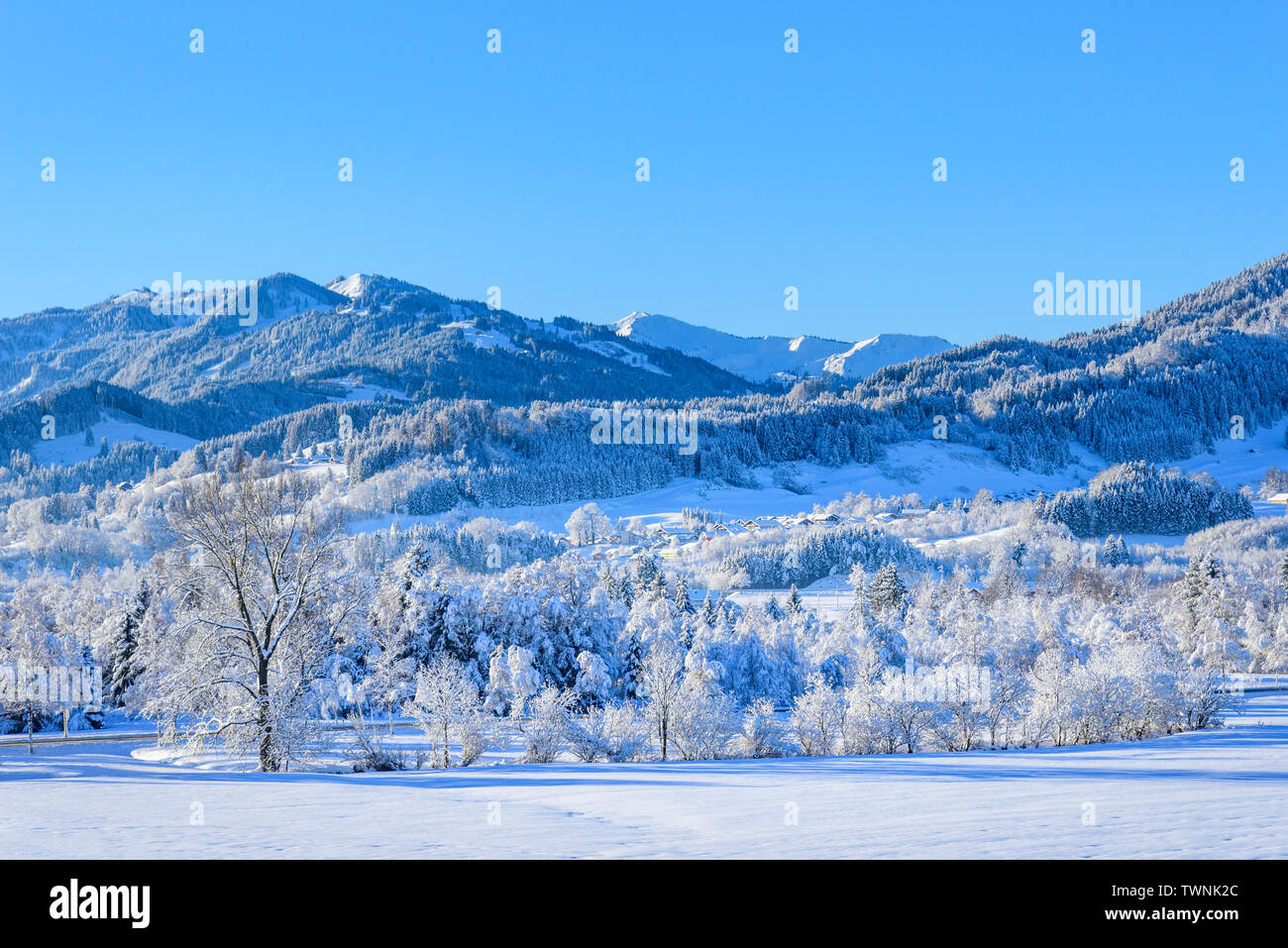 Cold nature and tourism scenery hi-res stock photography and images - Alamy