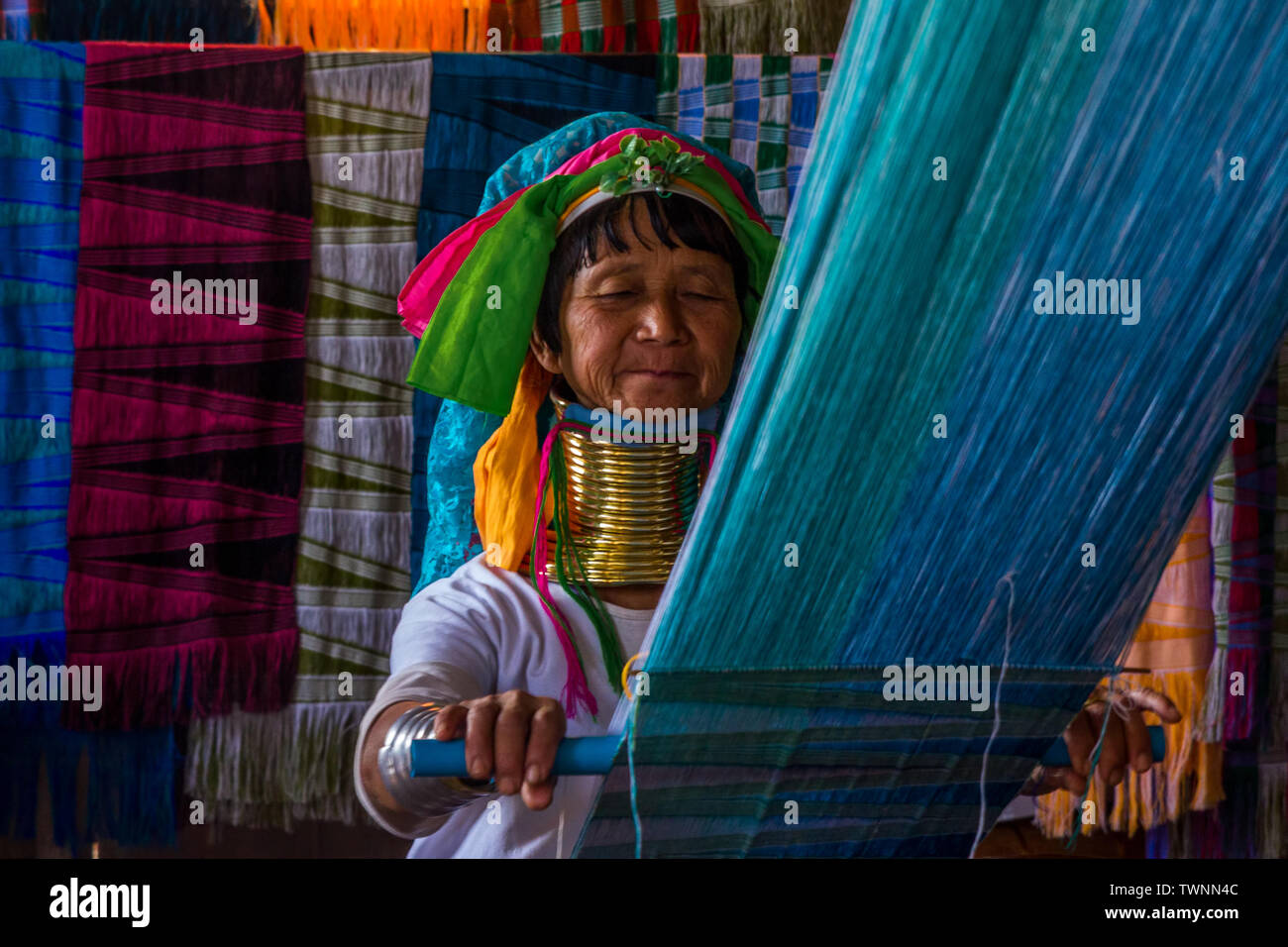 Long neck woman hi-res stock photography and images - Alamy
