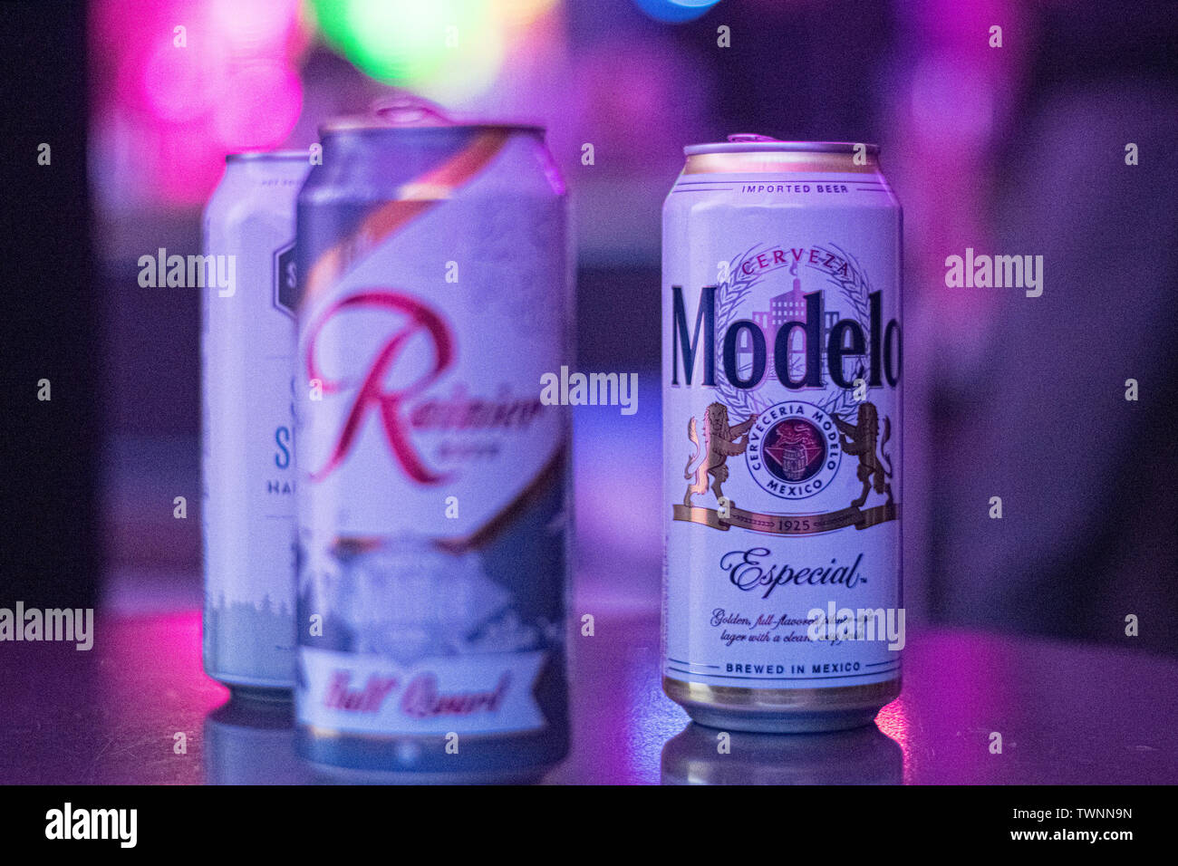 Modelo beer can hi-res stock photography and images - Alamy