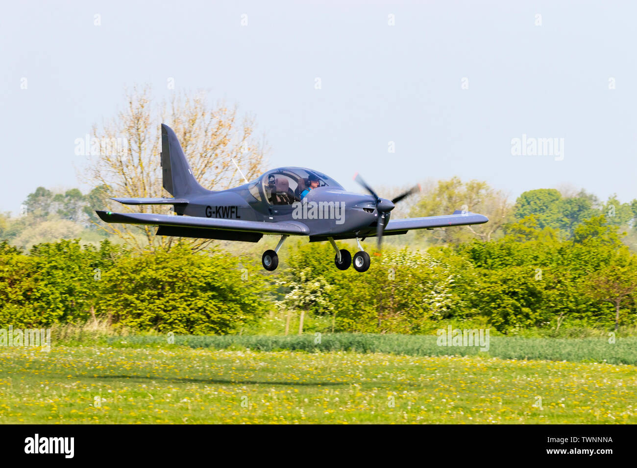 Microlight aircraft landing runway hi-res stock photography and images ...