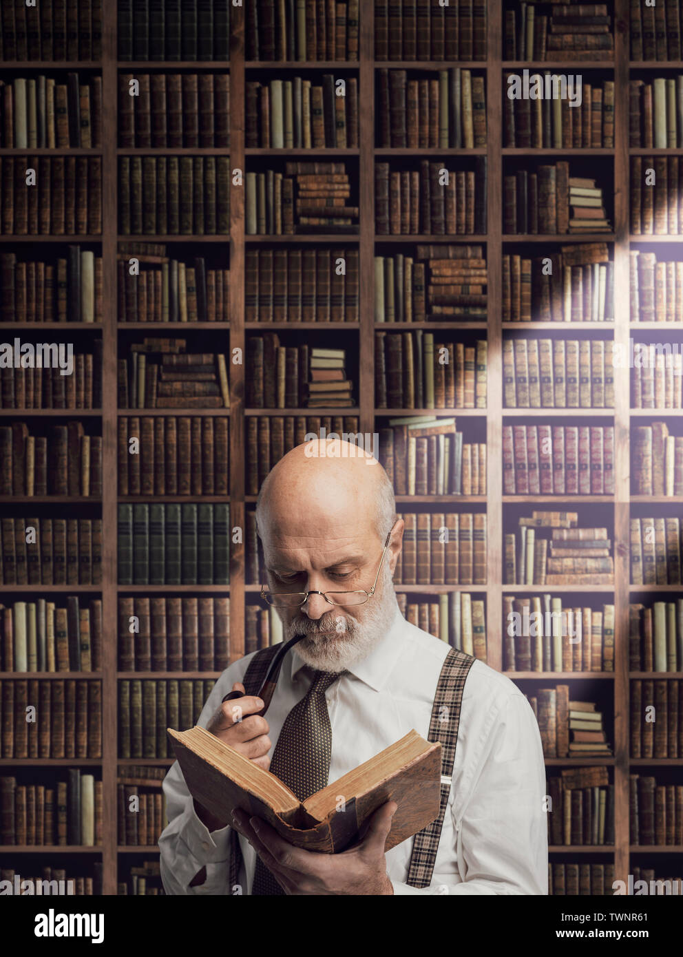 Lecturer reading library hi-res stock photography and images - Alamy