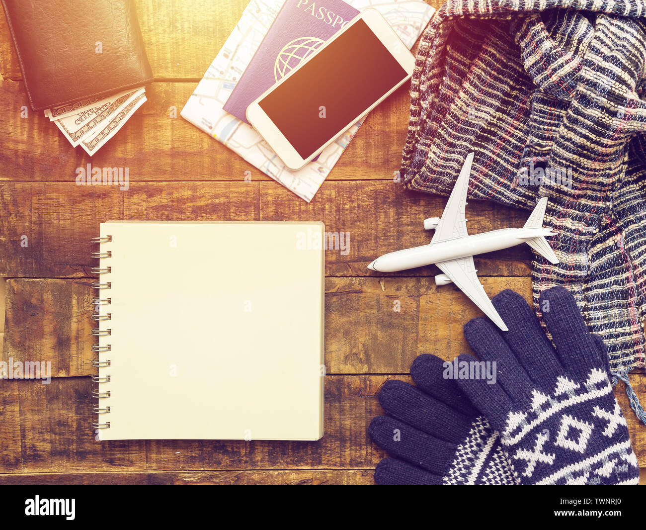 Map paper airplane hi-res stock photography and images - Alamy