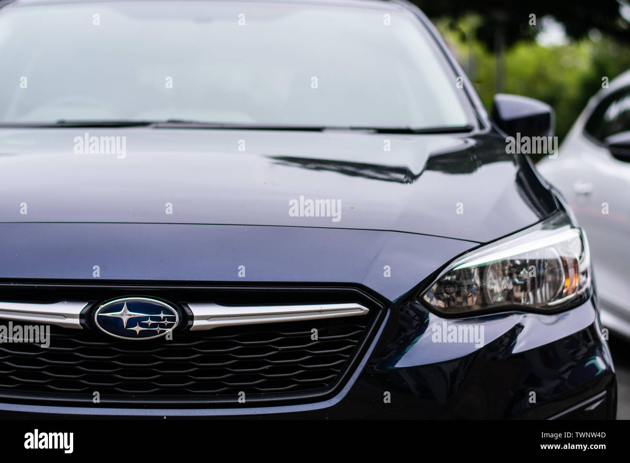 Subaru logo hi-res stock photography and images - Alamy