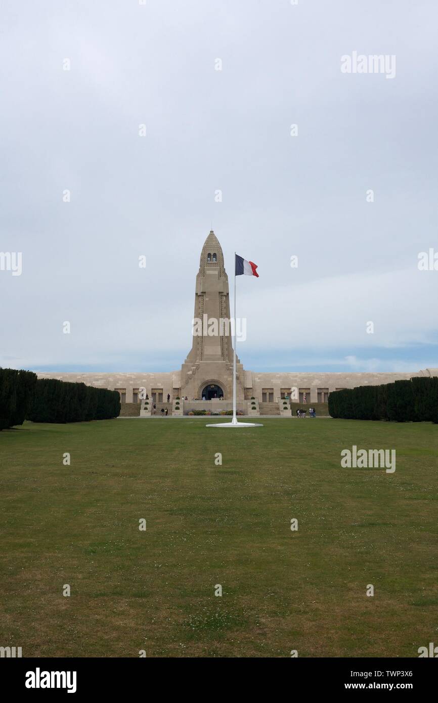 Necropole nationale de douaumont hi-res stock photography and images ...