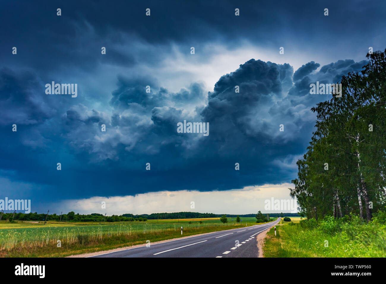 Time lapse cumulus clouds hi-res stock photography and images - Alamy