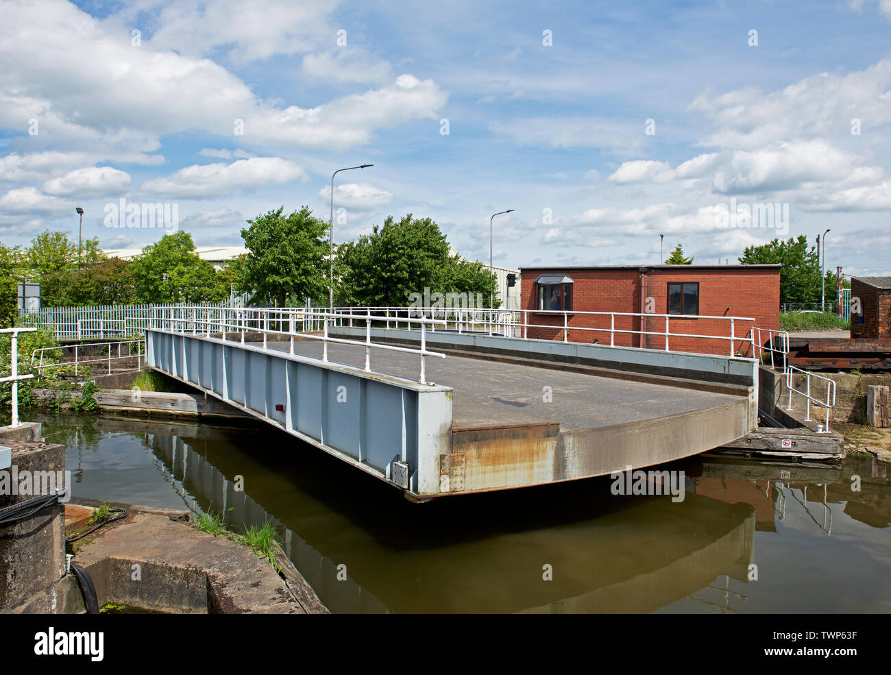 Swing-bridge across the Stainforth & Keadby Canal, Keadby, North ...
