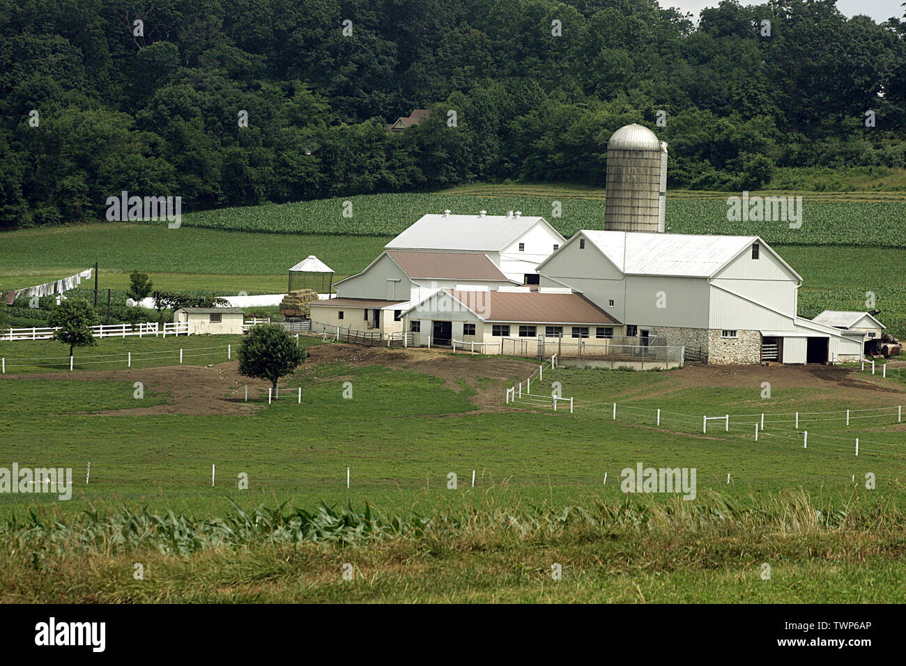 Farm yard building tradition hi-res stock photography and images - Alamy